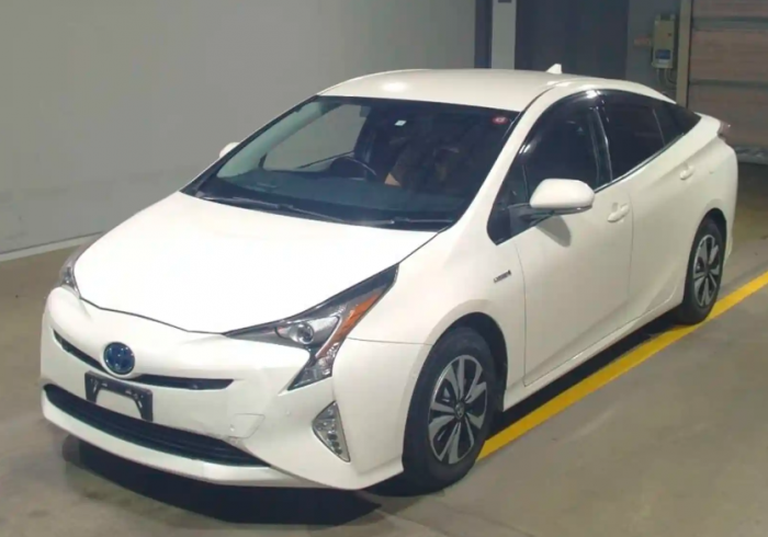 AUTOHULEG.MN - Toyota Prius 55, 2016/2024, 33.8 сая ₮, Хайбрид 1.8 л, Бүх дугуй (4WD), Автомат